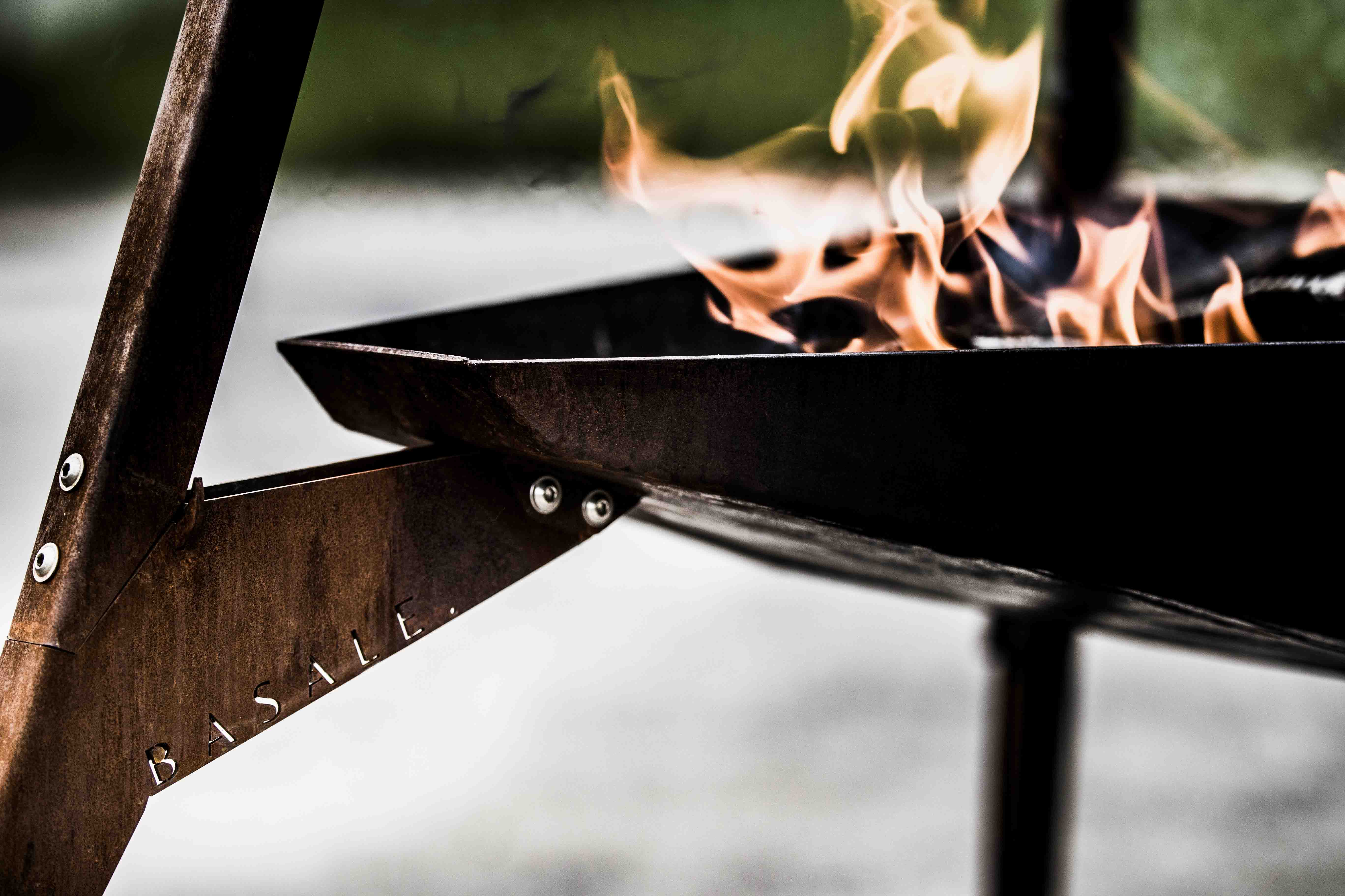 De beste driepoot BBQ voor buitenkoken. Handgemaakt & duurzaam: Basale ...